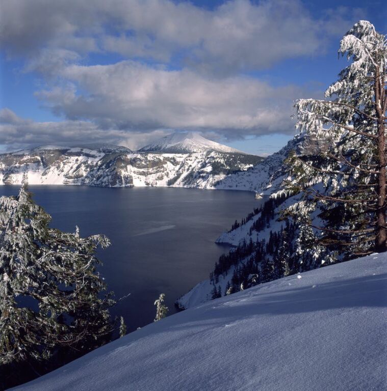 Explor Crater Lake - CoolWorks.com