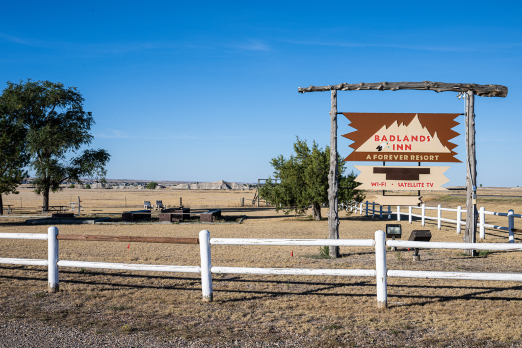 Badlands Cedar Pass Lodge - CoolWorks.com